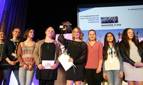 LEO für „Maikäfer, flieg!“ - kurzfilmkino.de